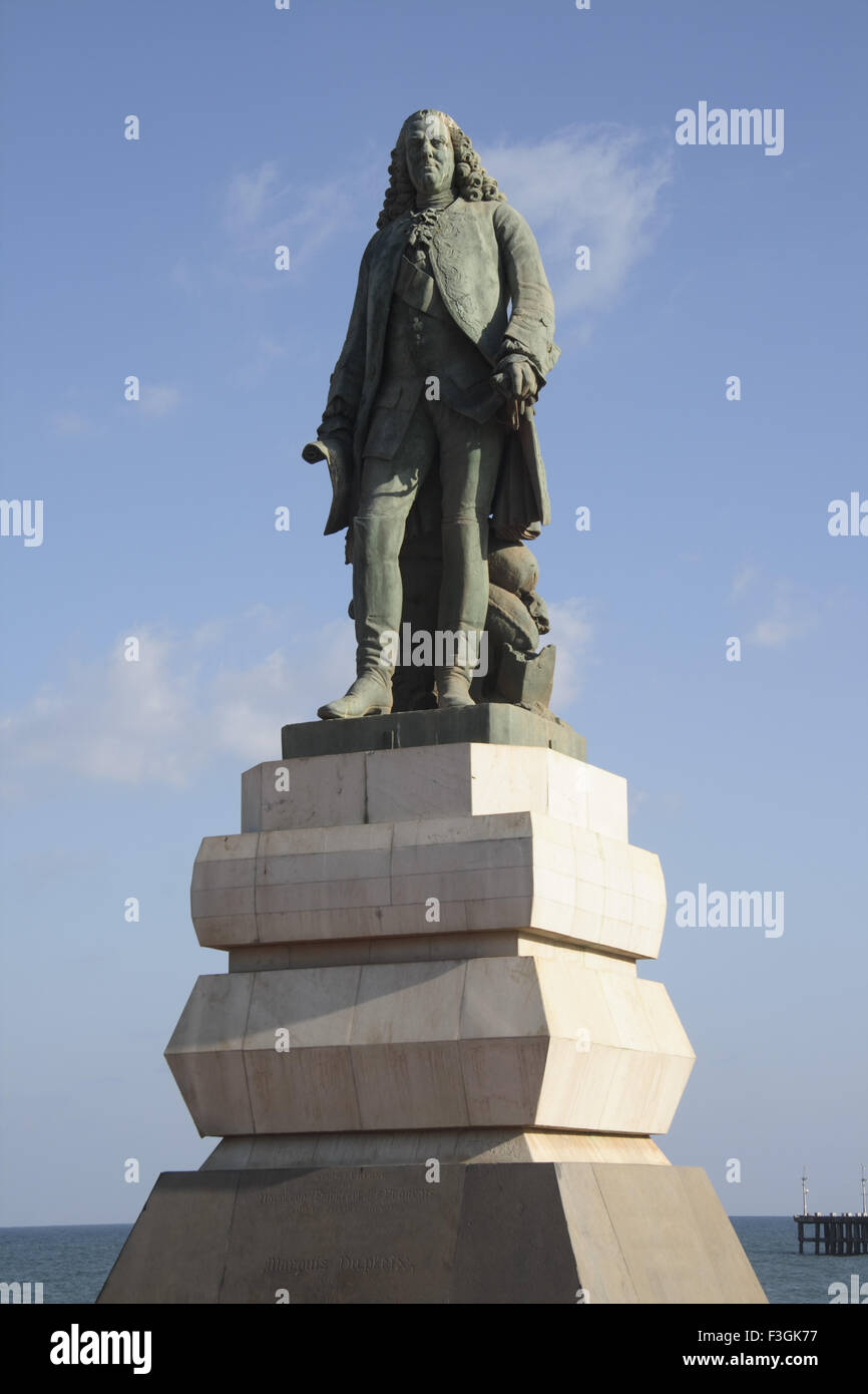 Duplee ; French governor of Pondicherry defected by the British army ...
