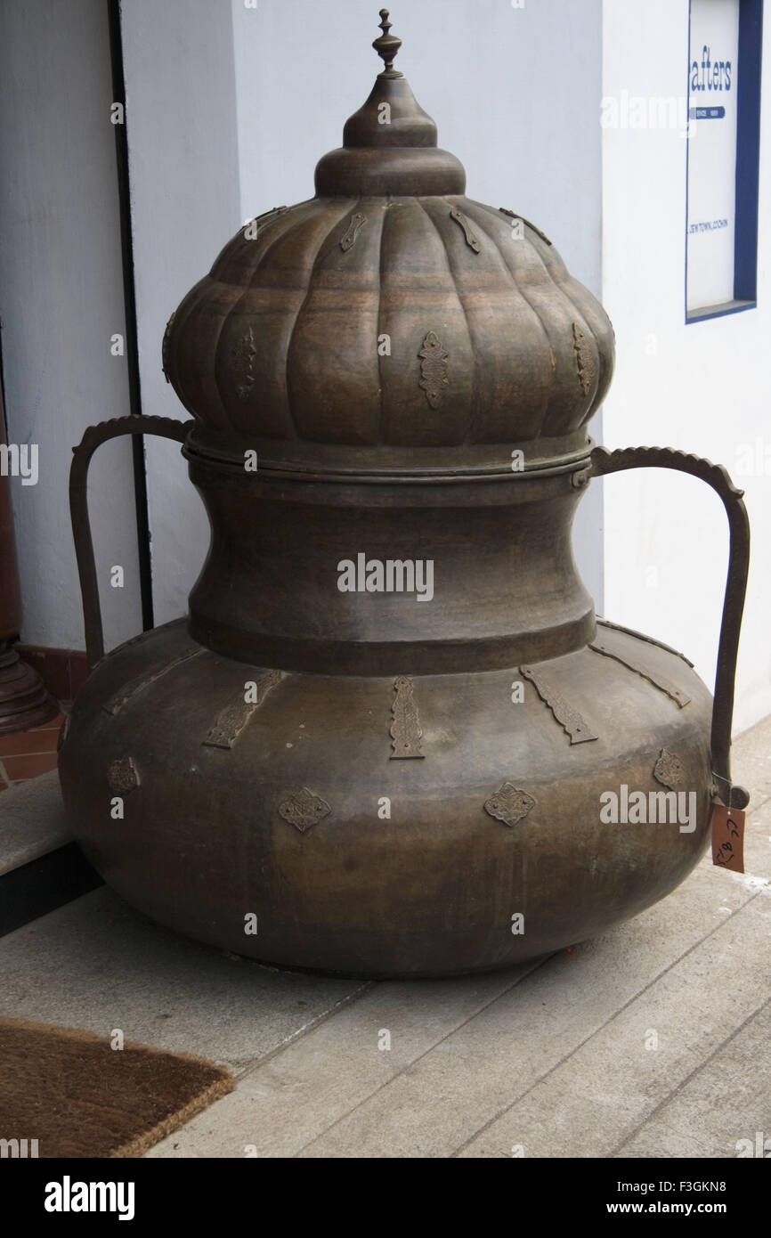 A large copper vessel for sale ; Jew street ; Kochi ; Kerala ; India ...
