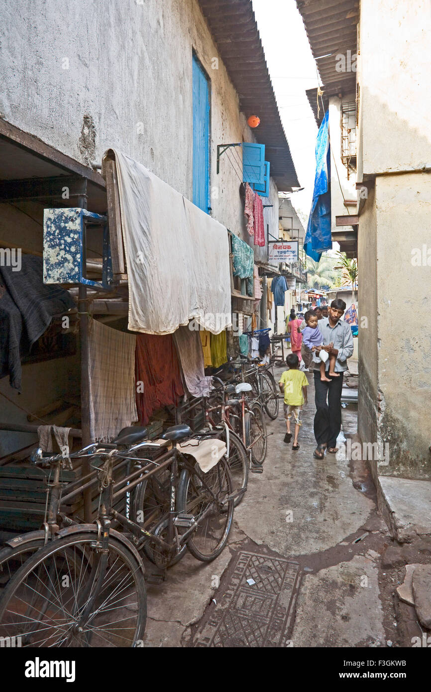 Mumbai slum lane hi-res stock photography and images - Alamy