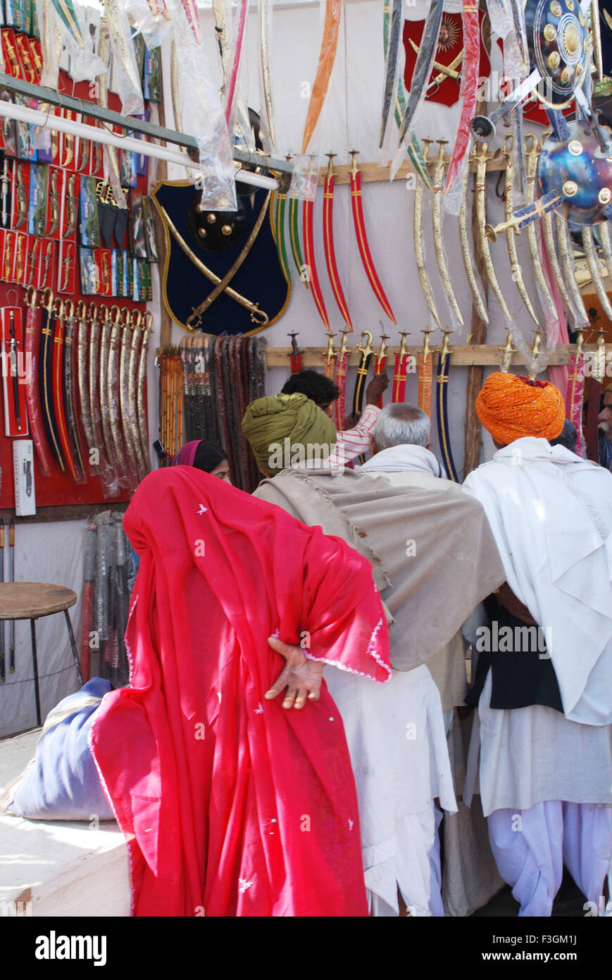 Sword shop hi-res stock photography and images - Alamy