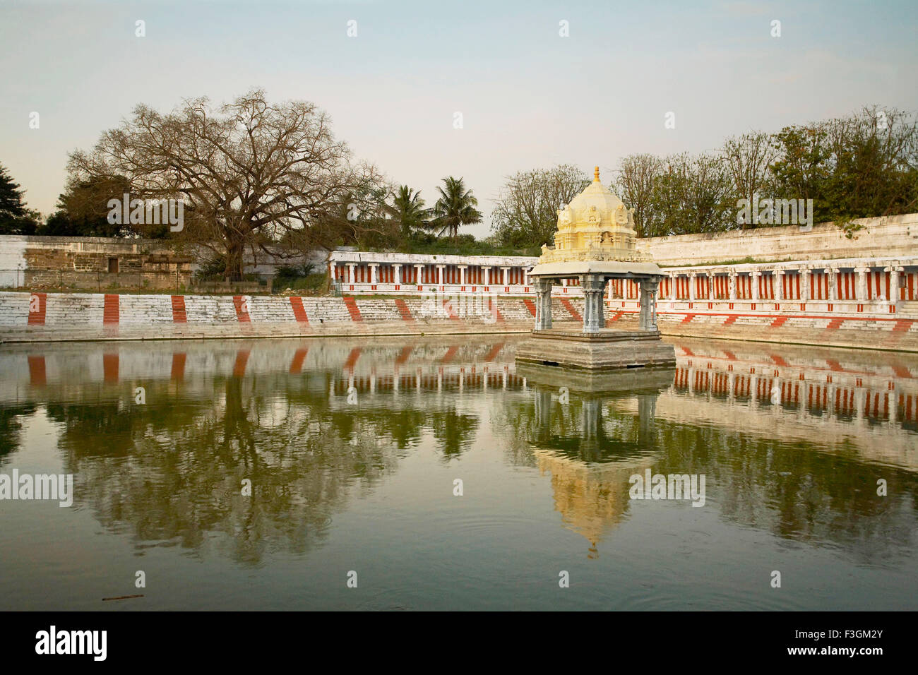 Red and white stripes on the water tank of Ekambareswarar temple ...