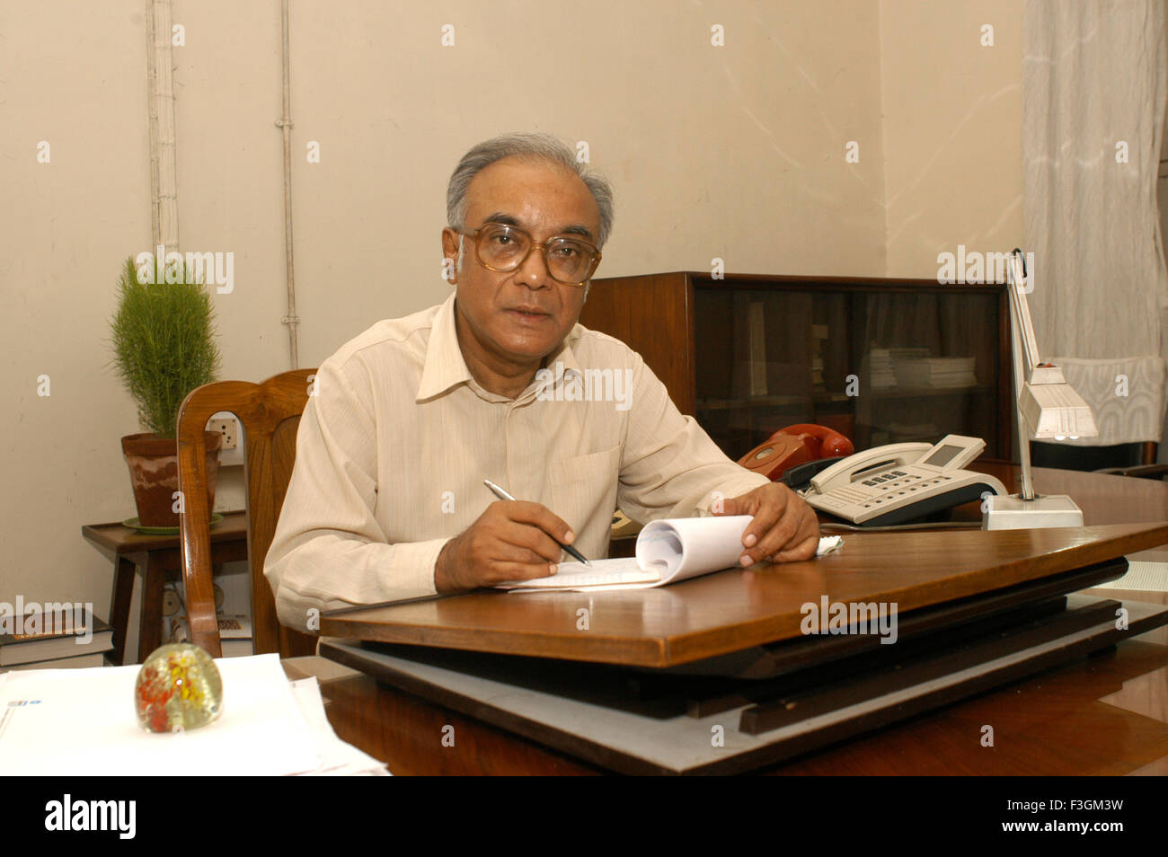 Asim Dasgupta, Asim Kumar Dasgupta, Indian economist, politician, West ...