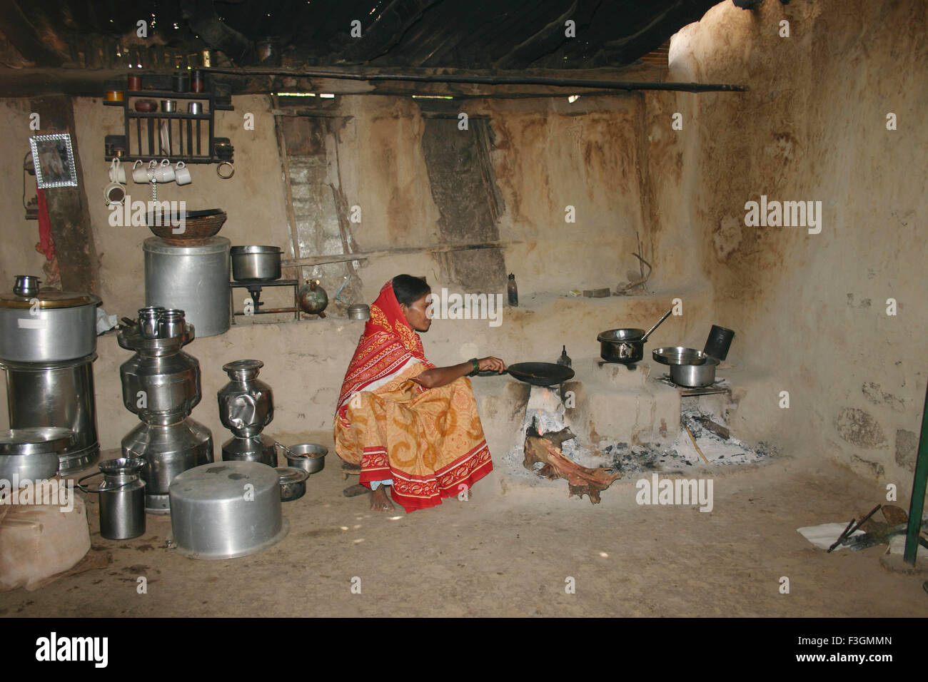 Kitchen in rural area india hi-res stock photography and images - Alamy