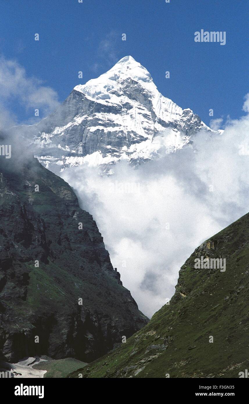 Nilkantha peak hi-res stock photography and images - Alamy