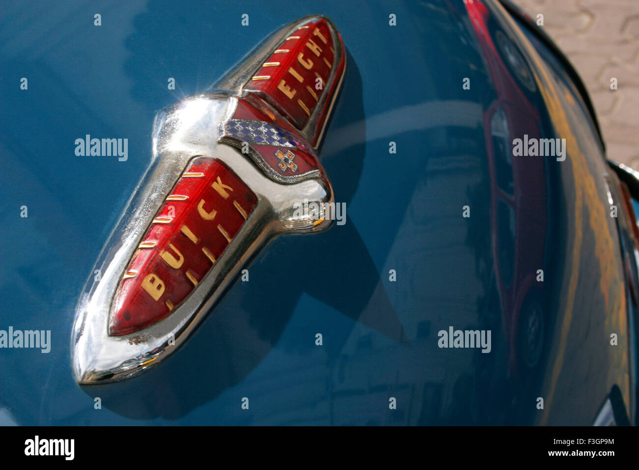 Vintage trunk hi-res stock photography and images - Alamy