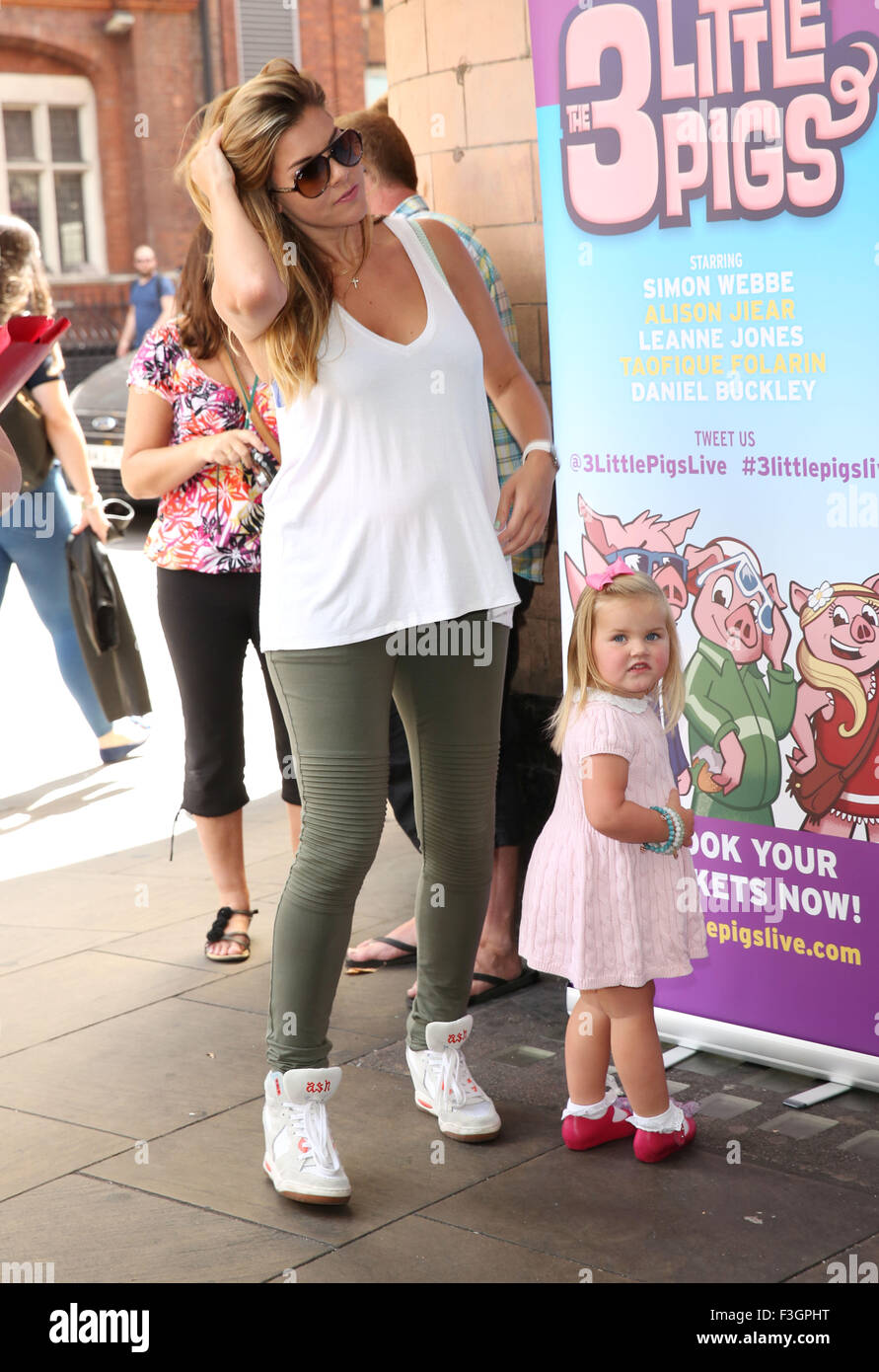 The West End Premiere of The 3 Little Pigs held at the Palace Theatre ...