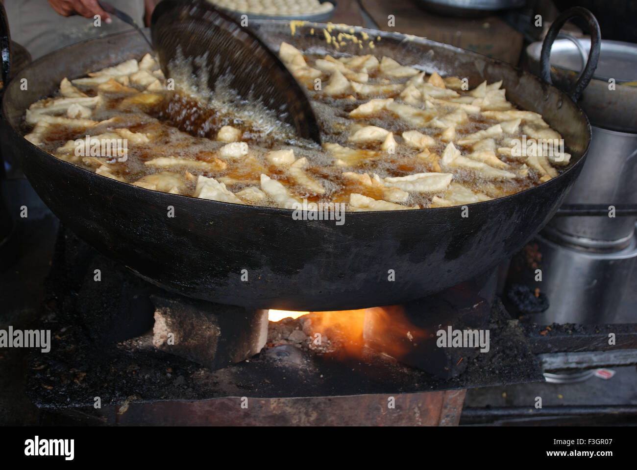 Frying Samosa, Jodhpur, Rajasthan, India, Asia Stock Photo - Alamy