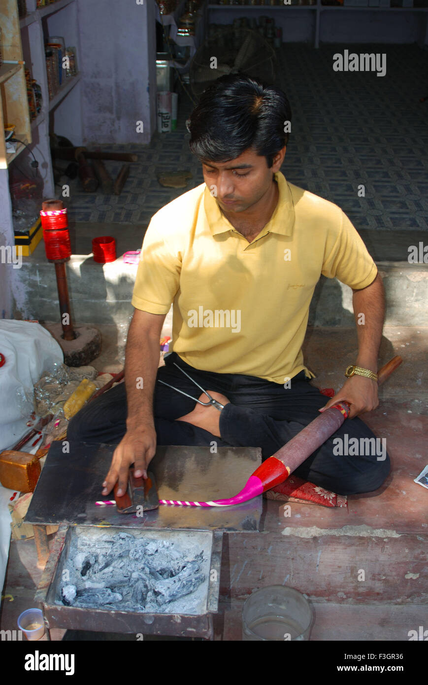 wax bangle making, Jodhpur, Rajasthan, India, Asia Stock Photo - Alamy