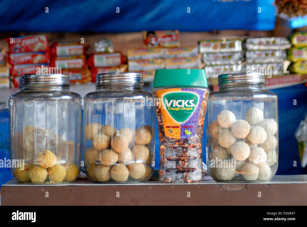 Vicks drops hi-res stock photography and images - Alamy