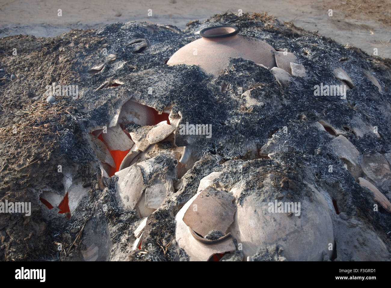 clay pots firing baking kiln, Jodhpur, Rajasthan, India, Asia Stock ...