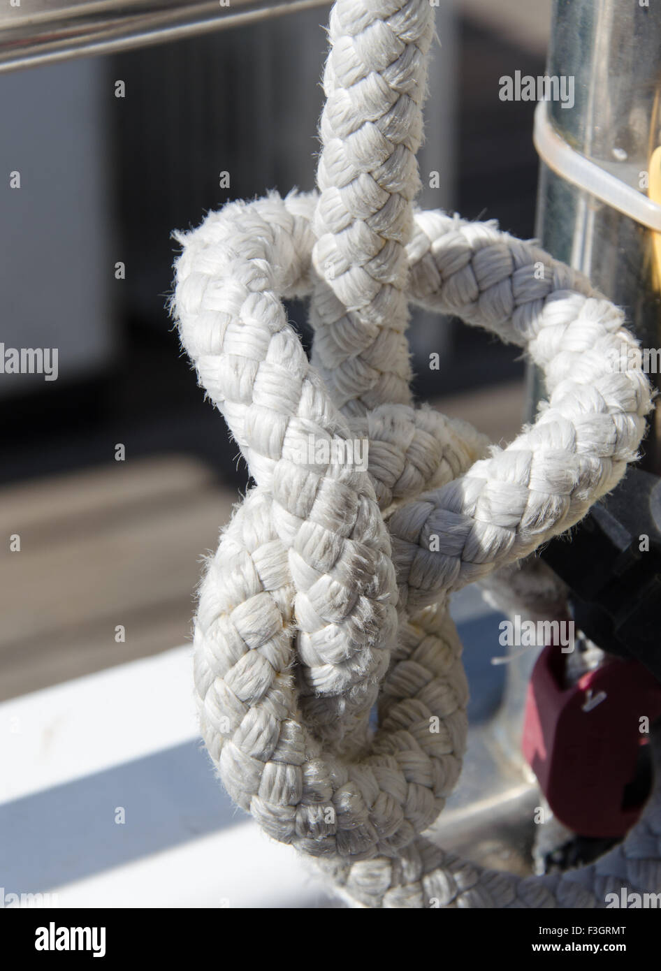 White knot hi-res stock photography and images - Alamy
