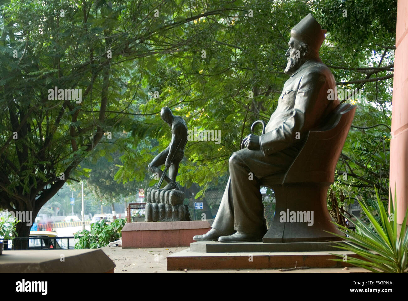 Sir Jamsetjee Jejeebhoy, Sir Jamsheji Jijibhay, bronze statue, Bombay ...