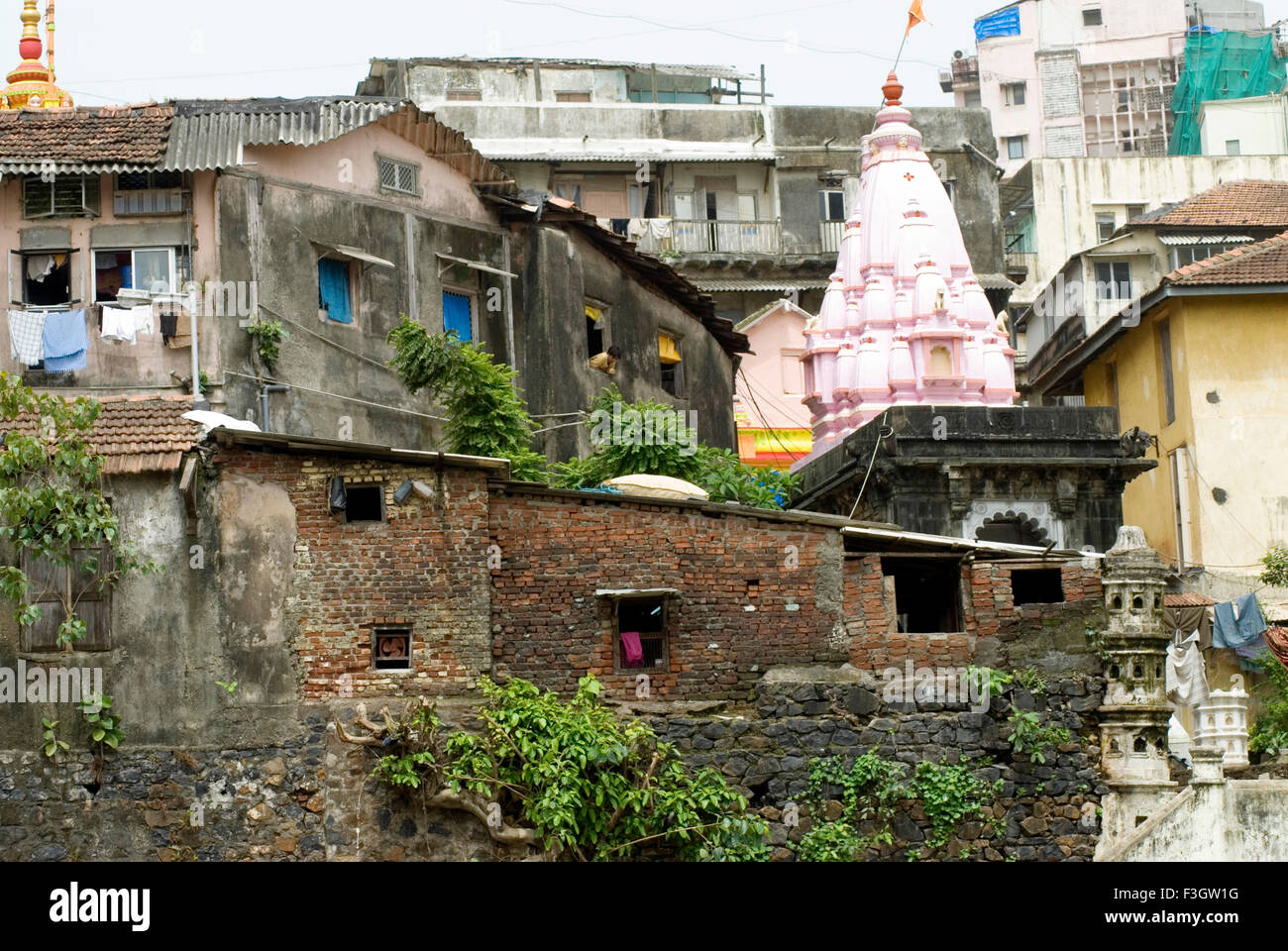 Banganga tank walkeshwar temple mumbai hi-res stock photography and ...