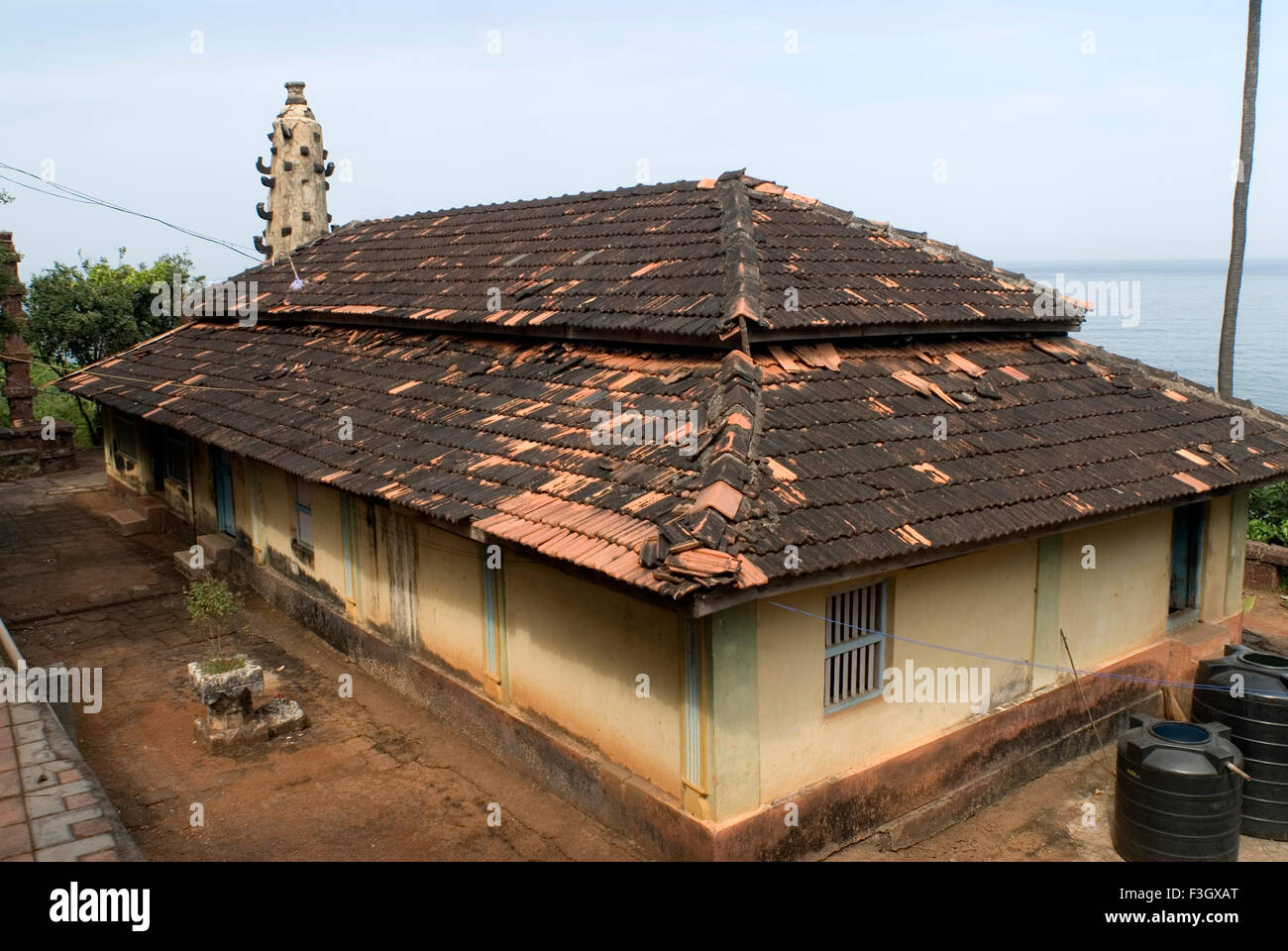 Temple shree karhateshvar devasthan nandivade ; district Ratnagiri ...