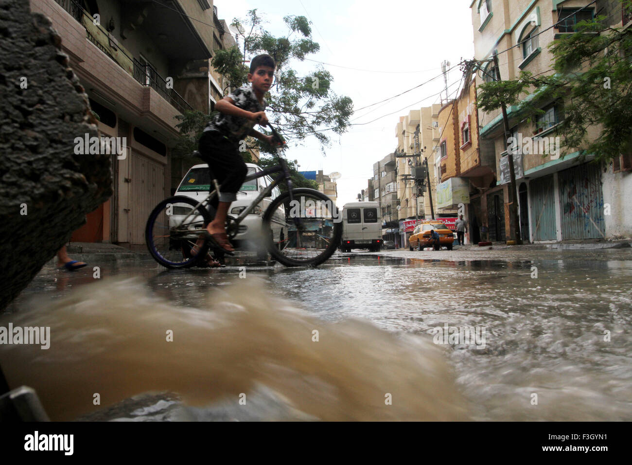 Khan Younis, Gaza Strip, Palestinian Territory. 7th Oct, 2015. A ...
