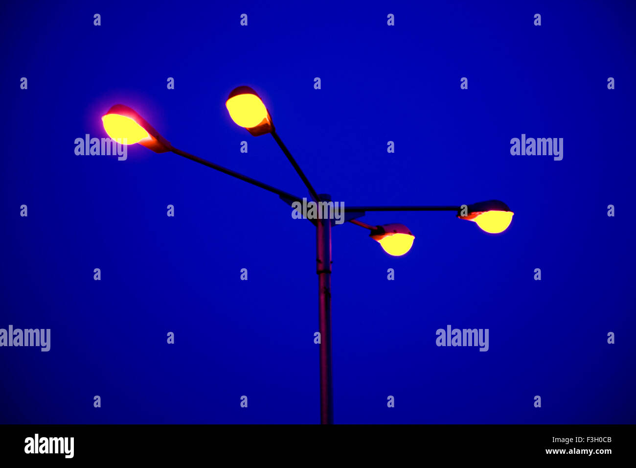 Four light bulbs hi-res stock photography and images - Alamy