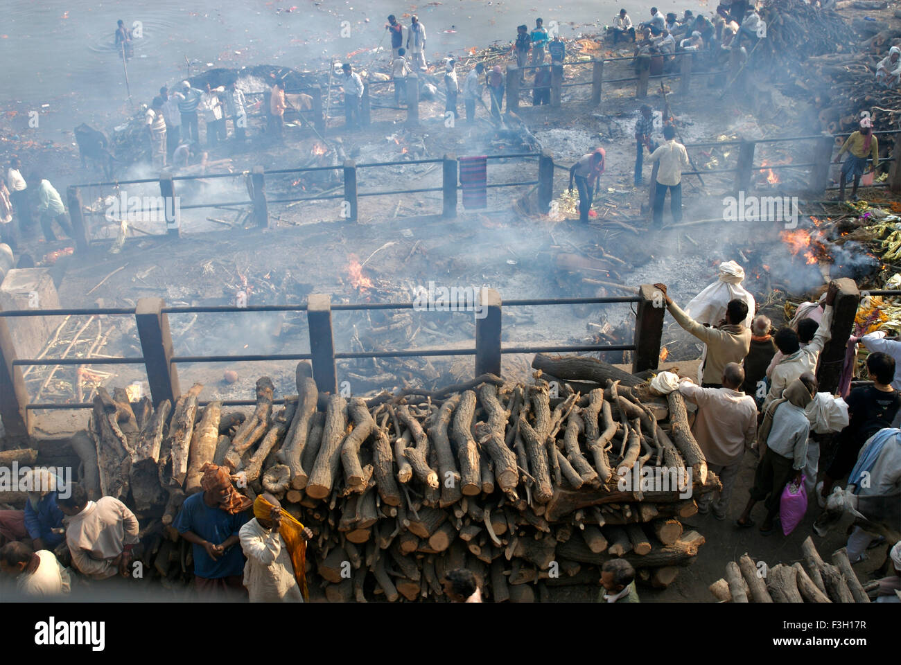 Aerial view place cremation ceremony hi-res stock photography and ...