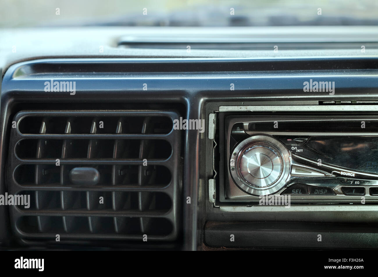 Radio car news hi-res stock photography and images - Alamy