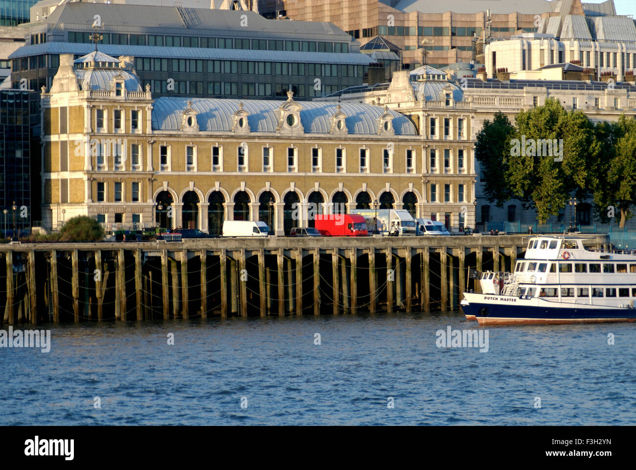 River thames old boat hi-res stock photography and images - Alamy