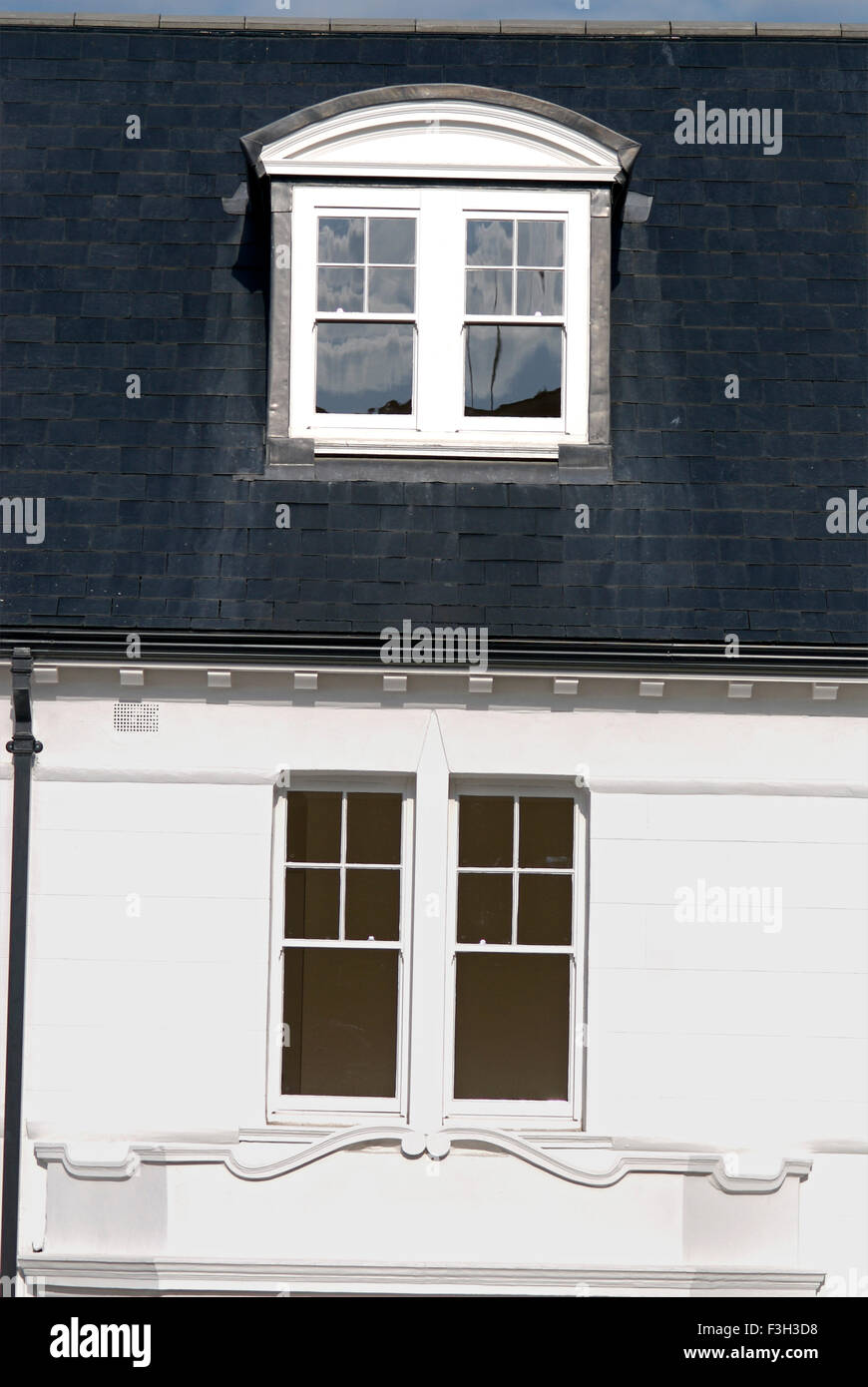 London glass residence exterior hi-res stock photography and images - Alamy