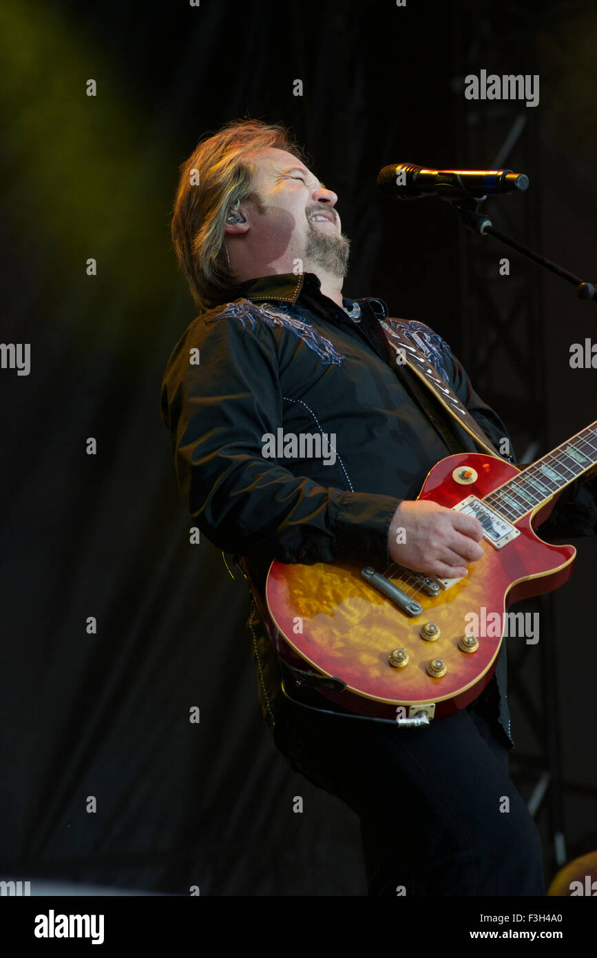 Travis Tritt in performance at the Kicker Country Music Festival and ...
