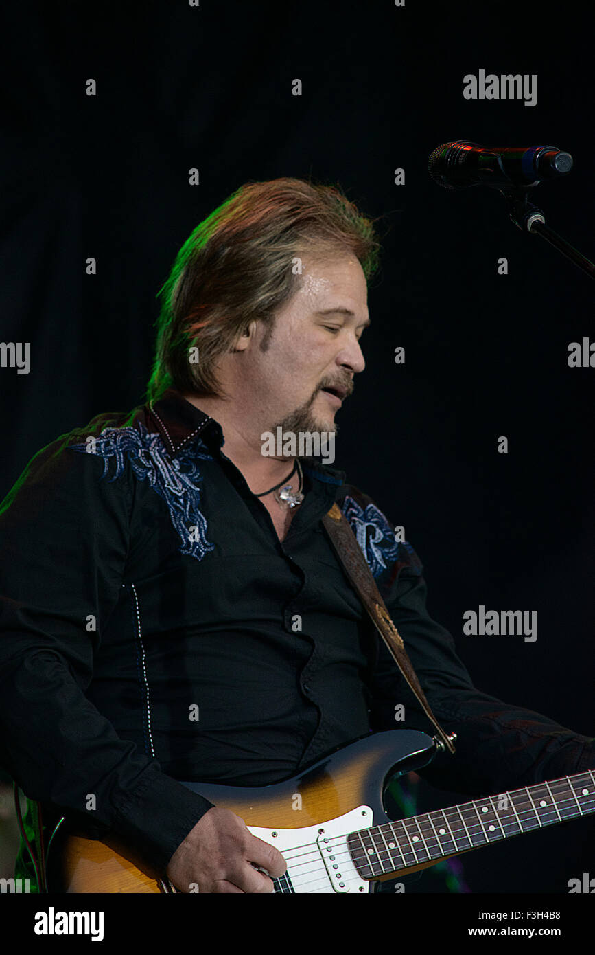 Travis Tritt in performance at the Kicker Country Music Festival and ...