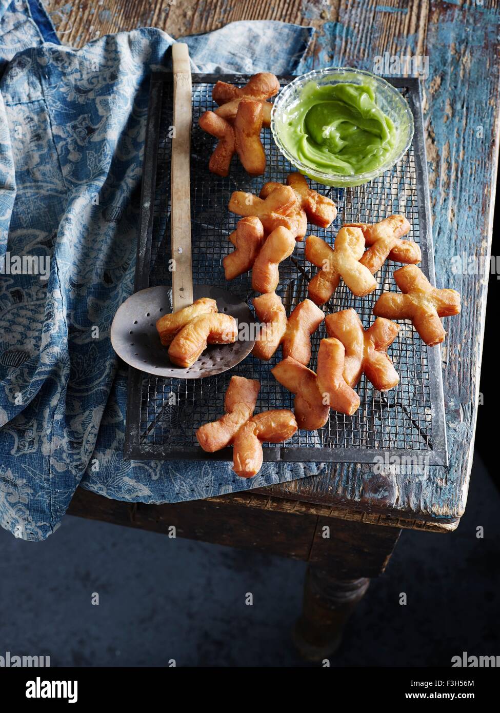 High tong hi-res stock photography and images - Alamy