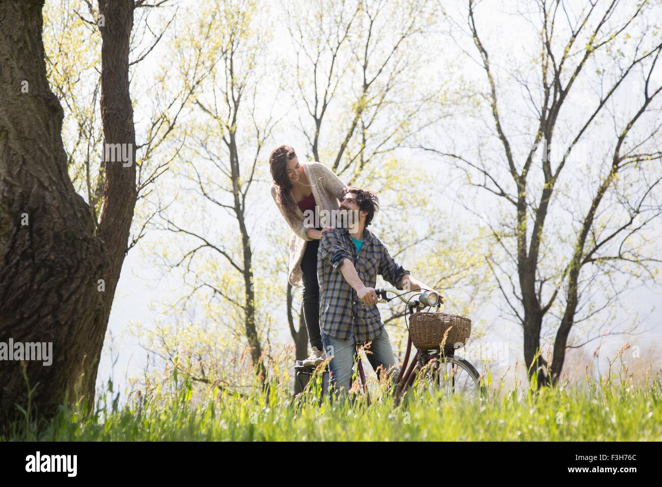 Rural bicycle hi-res stock photography and images - Alamy