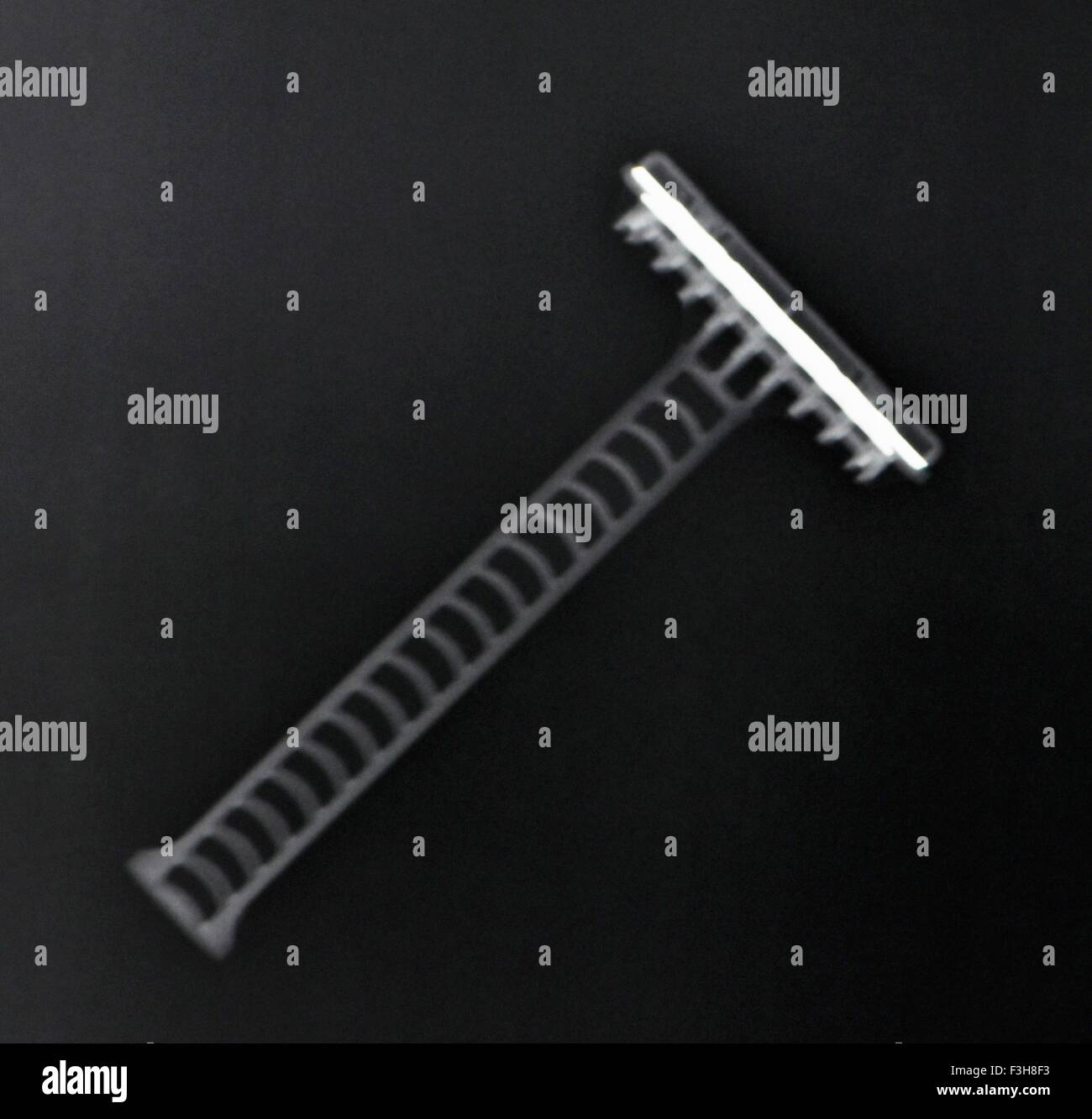 X-ray of disposable razor Stock Photo - Alamy