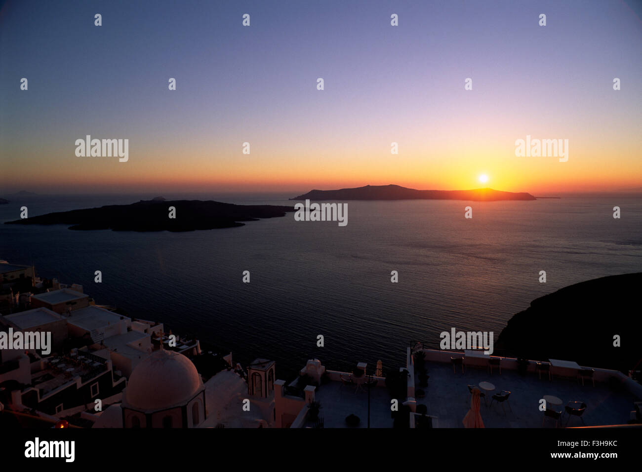 Cyclades islands sunsets hi-res stock photography and images - Alamy
