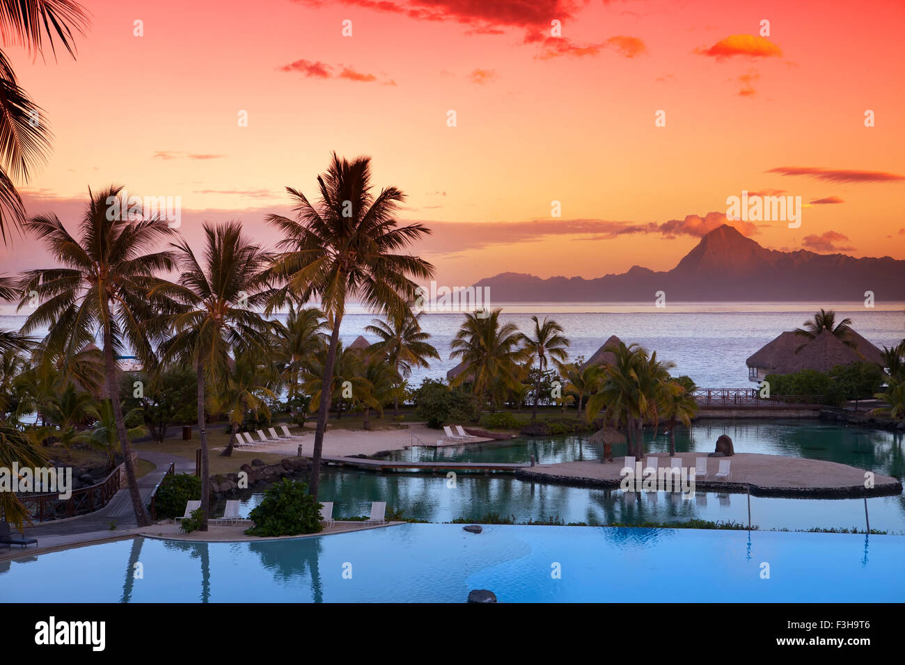 Tahiti lagoon paradise hi-res stock photography and images - Alamy