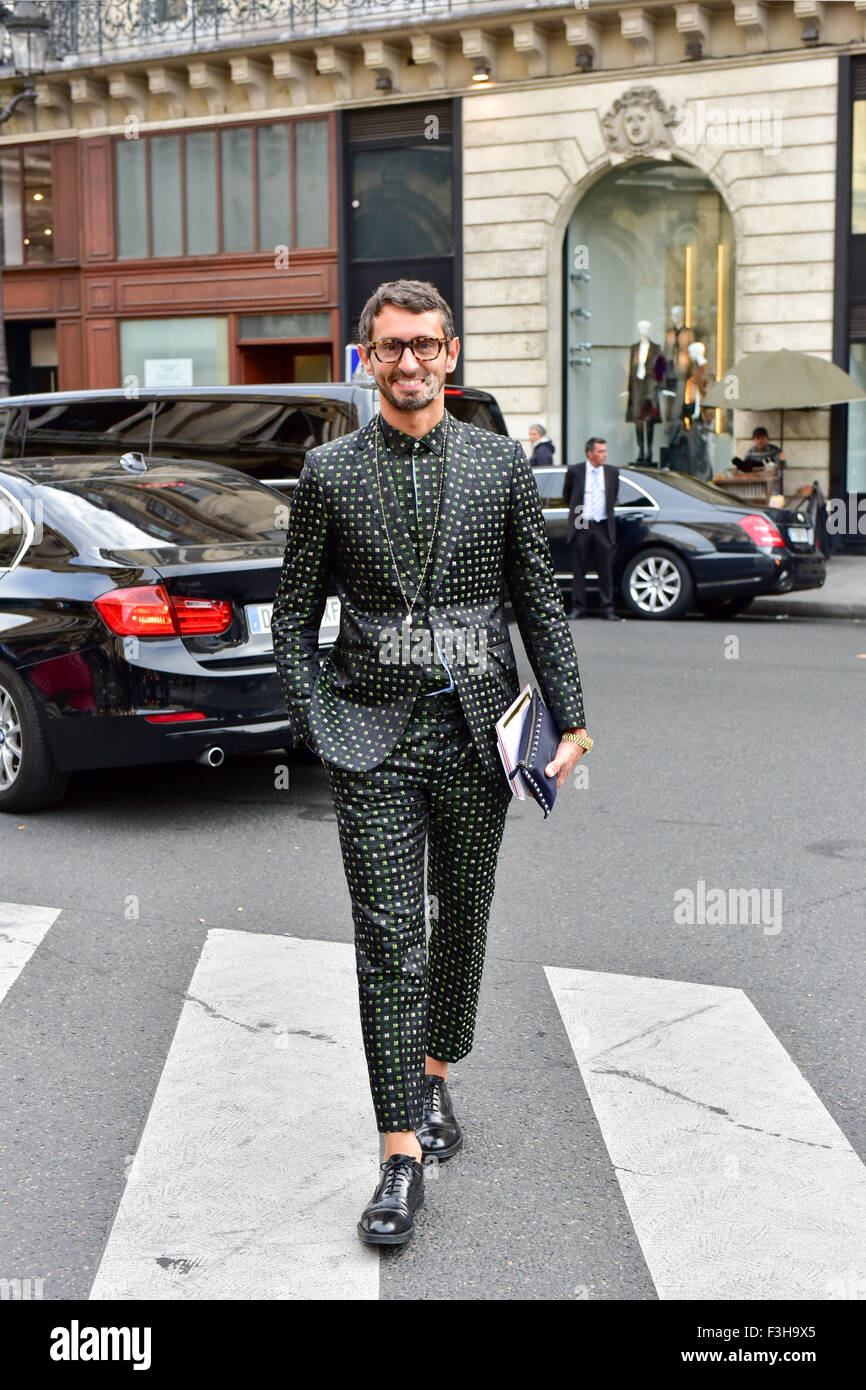 Simone Marchetti, Fashion Editor of La Repubblica, posing outside of ...