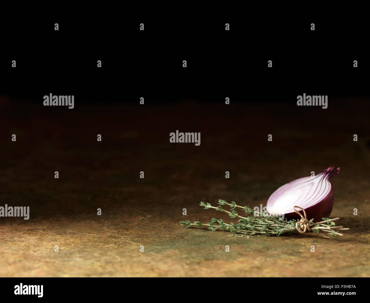 String of onion hi-res stock photography and images - Alamy