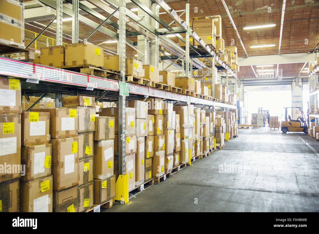 Forklift trucks hi-res stock photography and images - Alamy