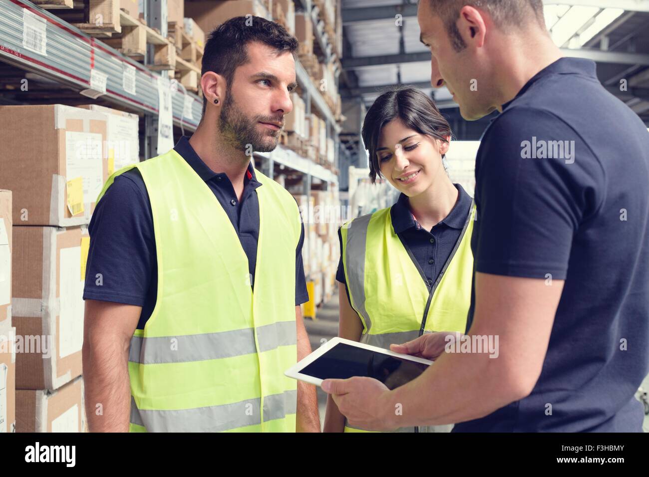 Warehouse workers hi-res stock photography and images - Alamy