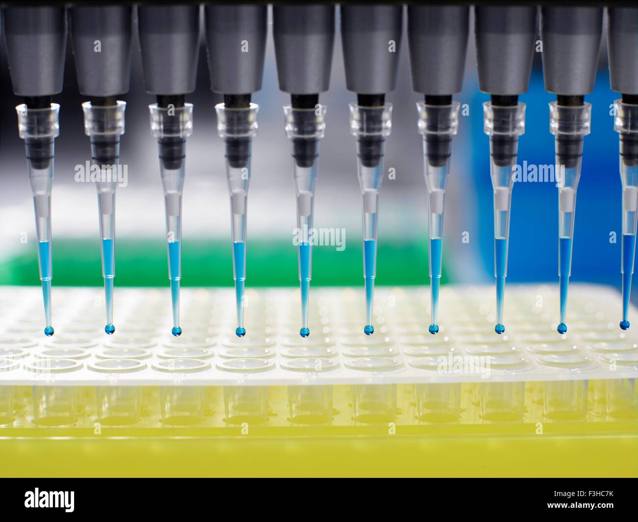 Pipetting ball hi-res stock photography and images - Alamy