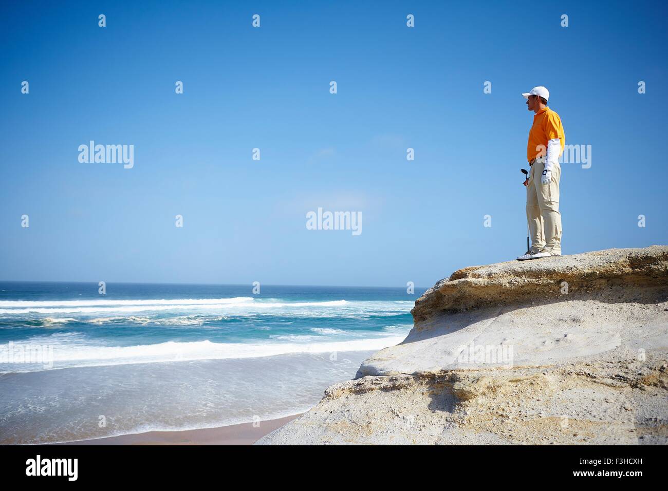 Standing on cliff overlooking ocean hi-res stock photography and images ...