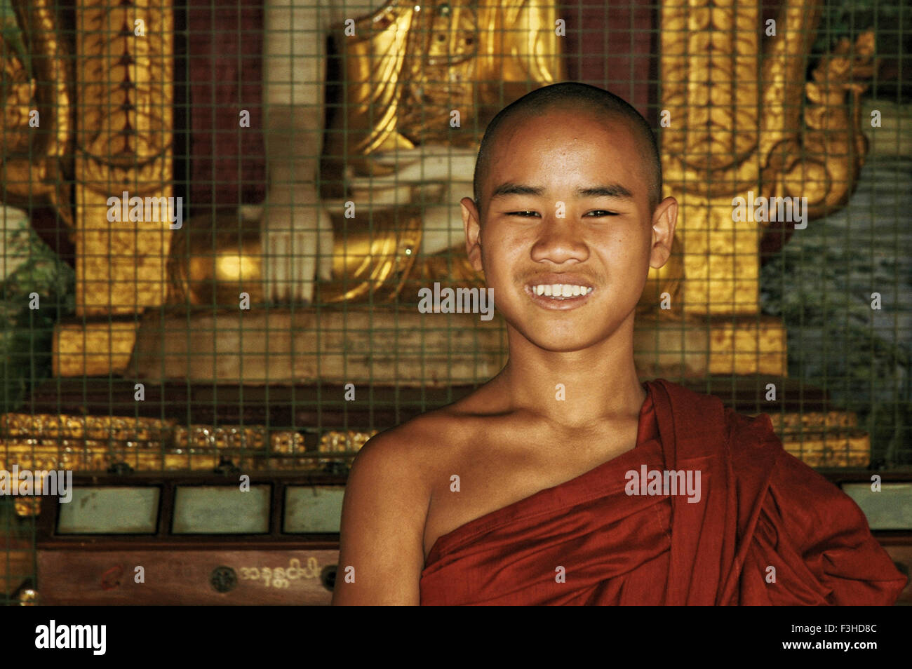 Bagan buddhist asia myanmar monk hi-res stock photography and images ...