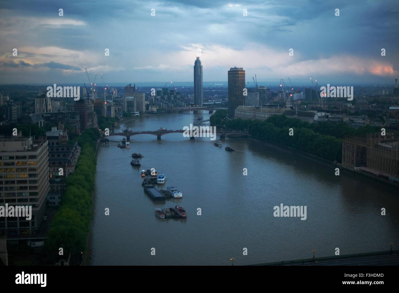 Dawn over london hi-res stock photography and images - Alamy