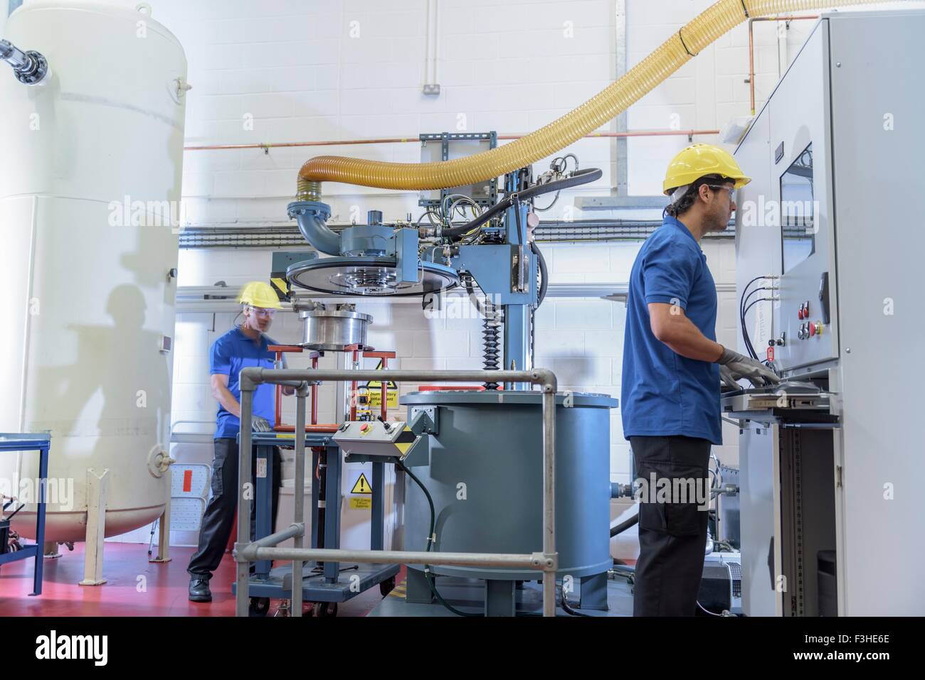 Environmental testing hi-res stock photography and images - Alamy