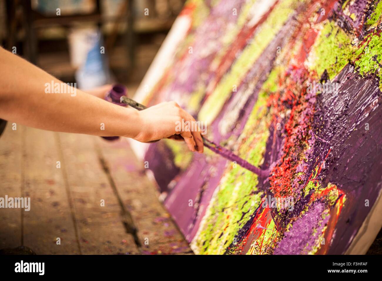 Man painting on canvas hi-res stock photography and images - Alamy