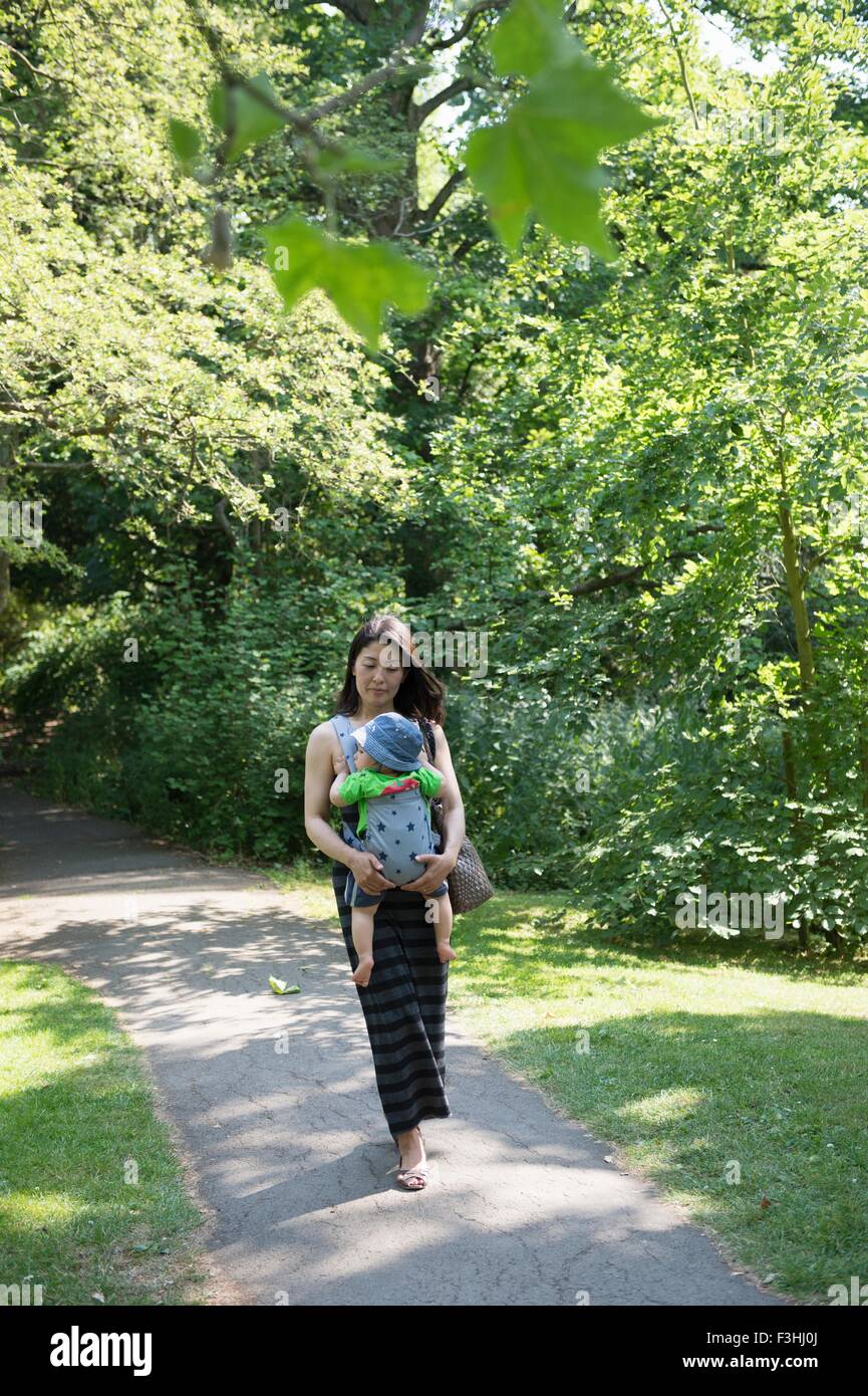 Strolling park hi-res stock photography and images - Alamy