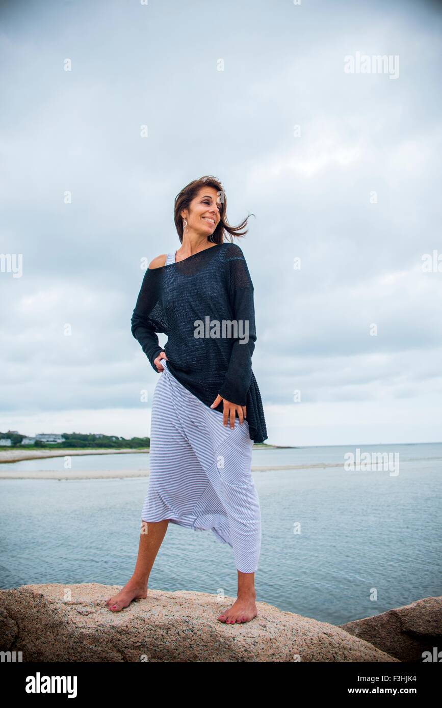 Shoulder to air hi-res stock photography and images - Alamy