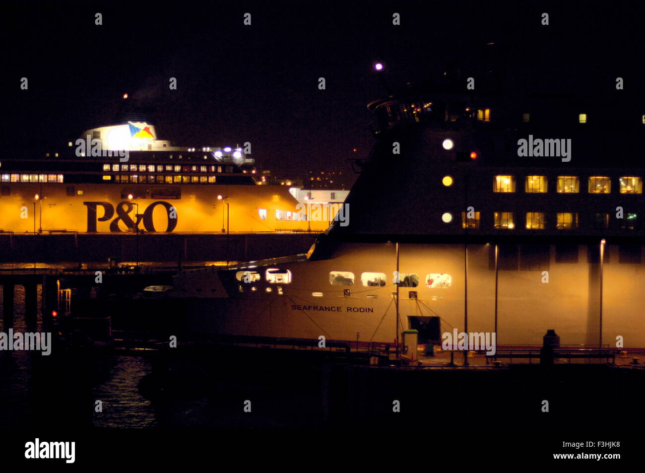Ferry england france night hi-res stock photography and images - Alamy