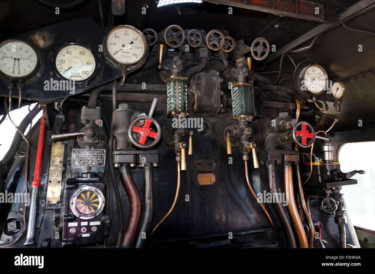 The A4 steam locomotive 60009 "Union of South Africa" at Tweedbank in ...