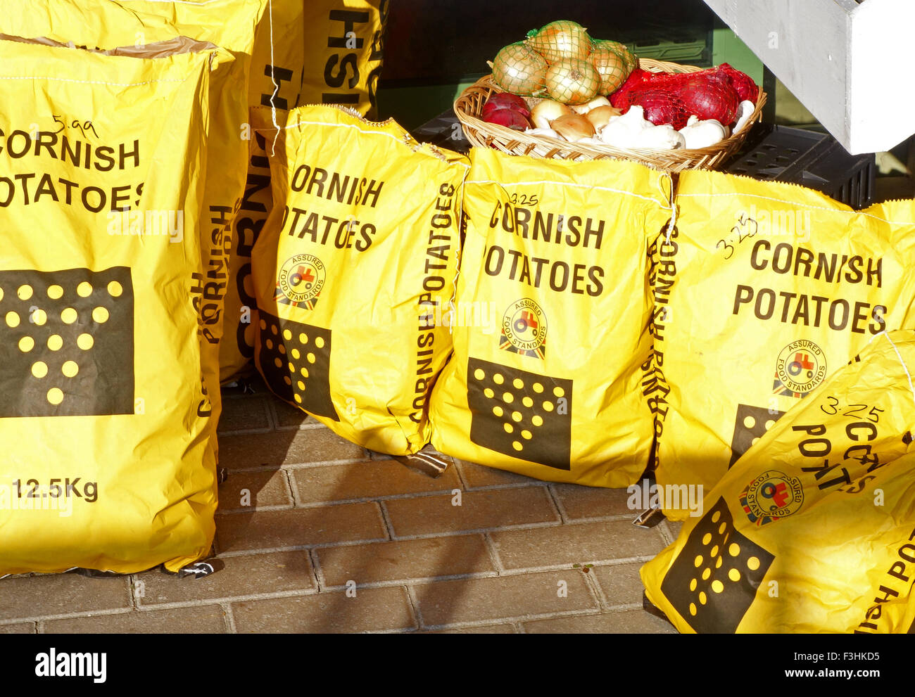 Potatoes bags hi-res stock photography and images - Alamy