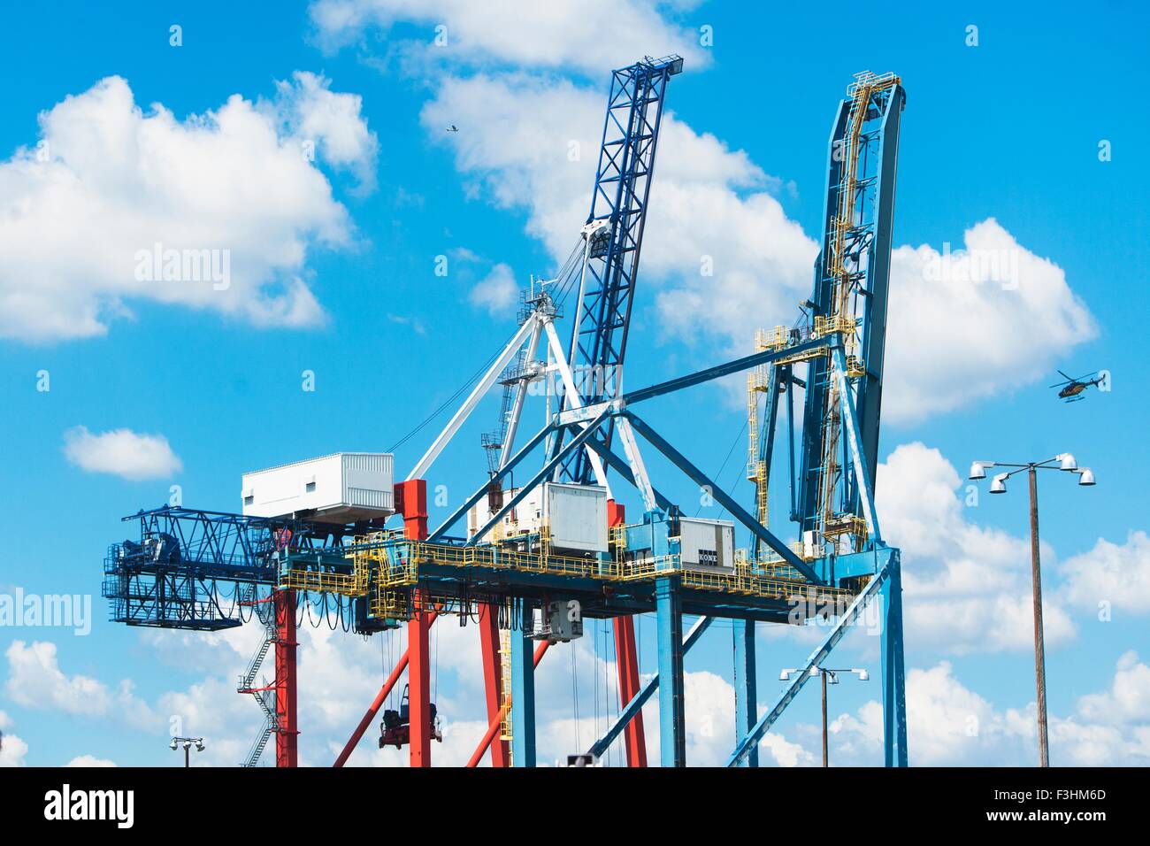 Loading cranes hi-res stock photography and images - Alamy