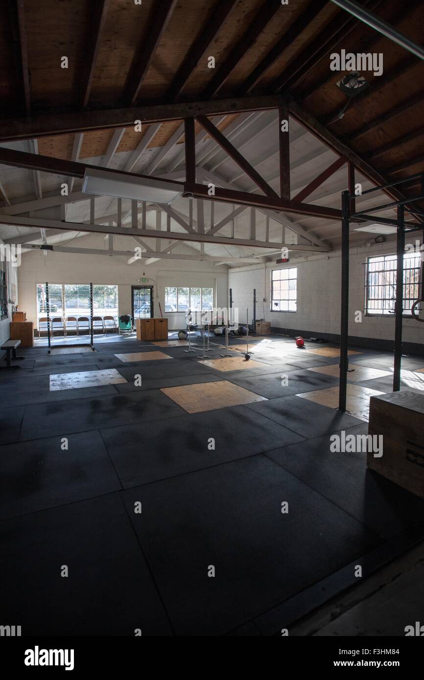 Empty gym hi-res stock photography and images - Alamy