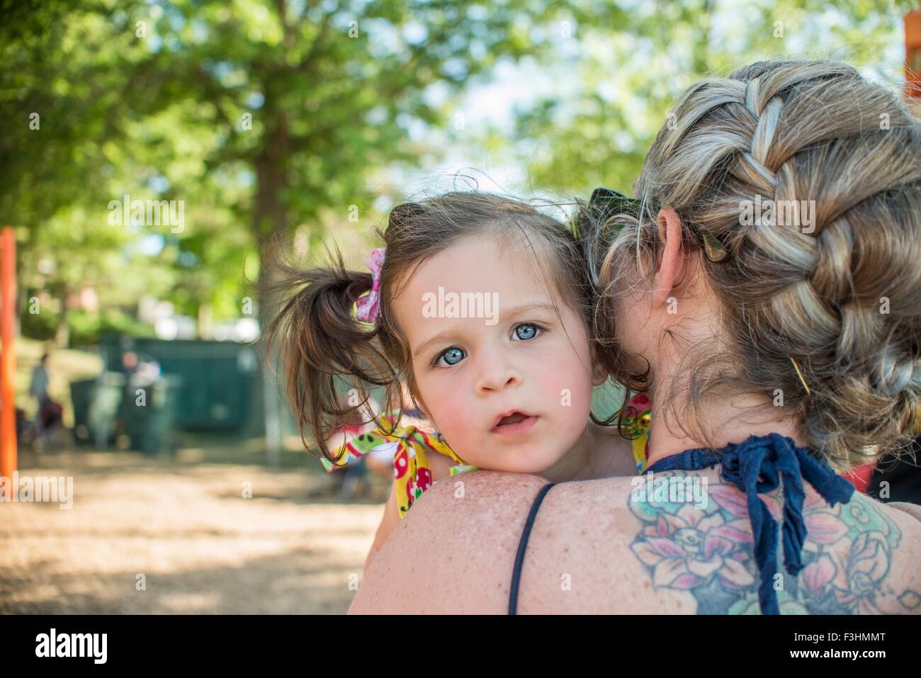 About looking over the shoulder hi-res stock photography and images - Alamy