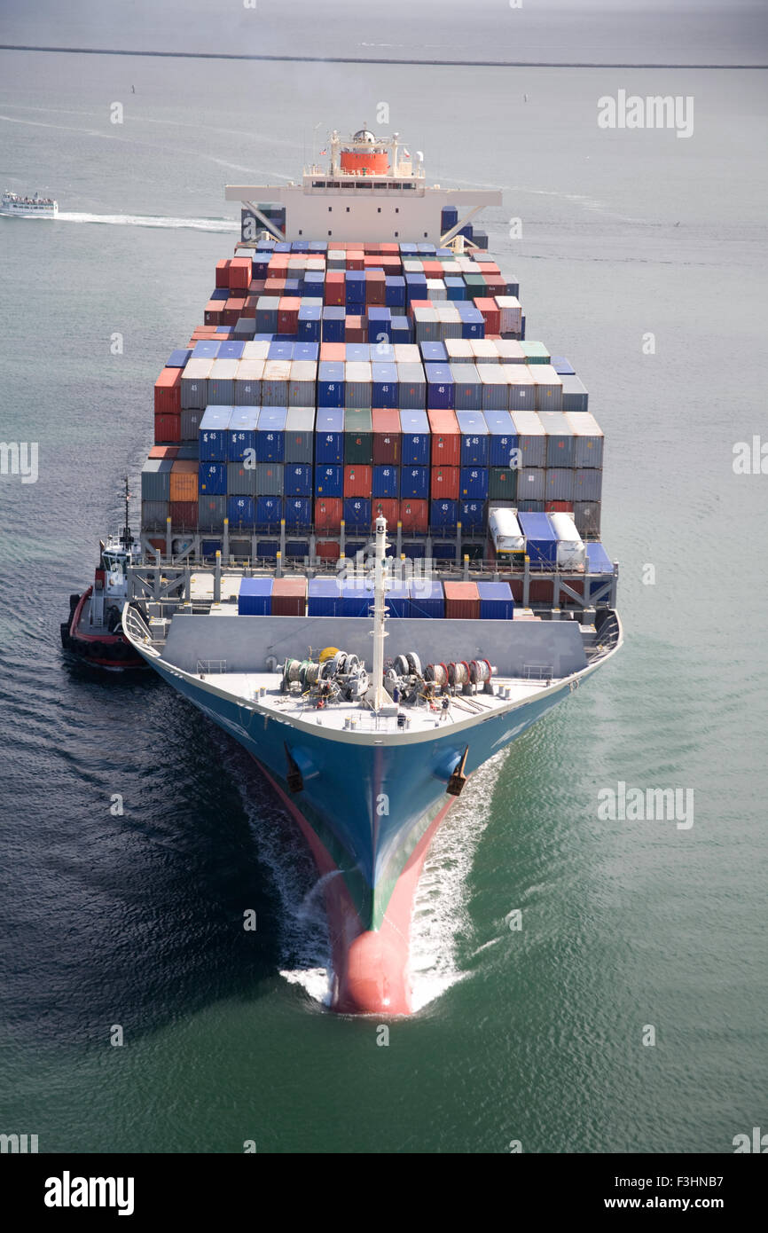 Container ship under way hi-res stock photography and images - Alamy
